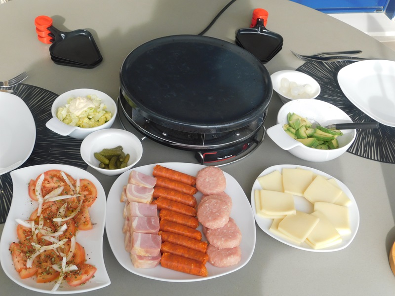 Raclette et viandes grillées - hello-cookers.com