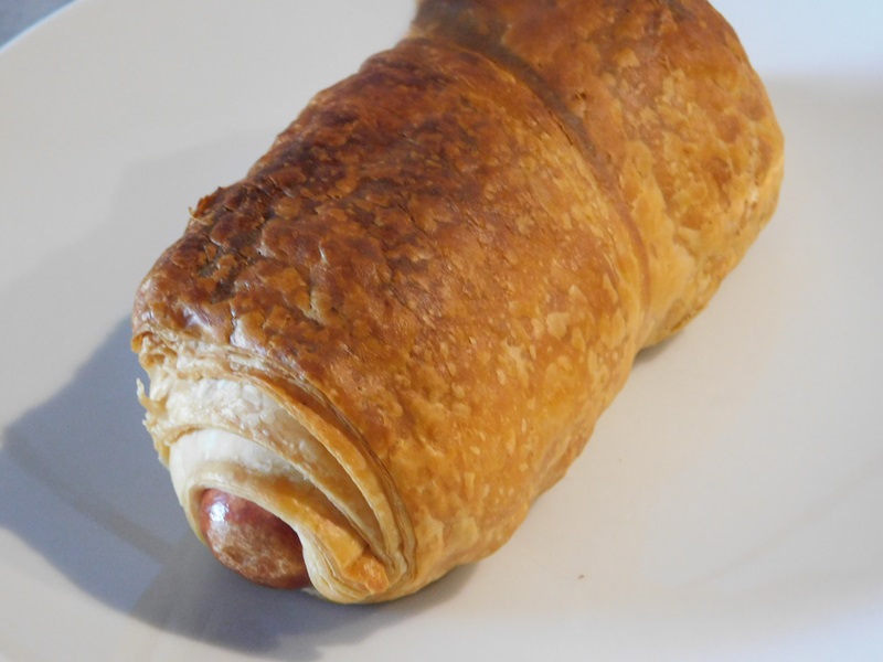 Feuilleté fromage et knacki - hello-cookers.com